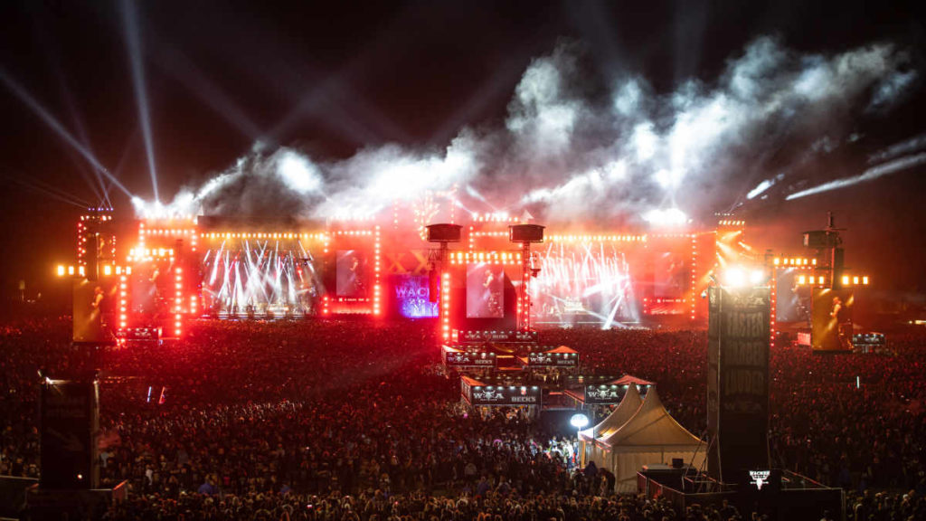 Stageco liefert die Faster Stage, Harder Stage und Louder Stage beim ...