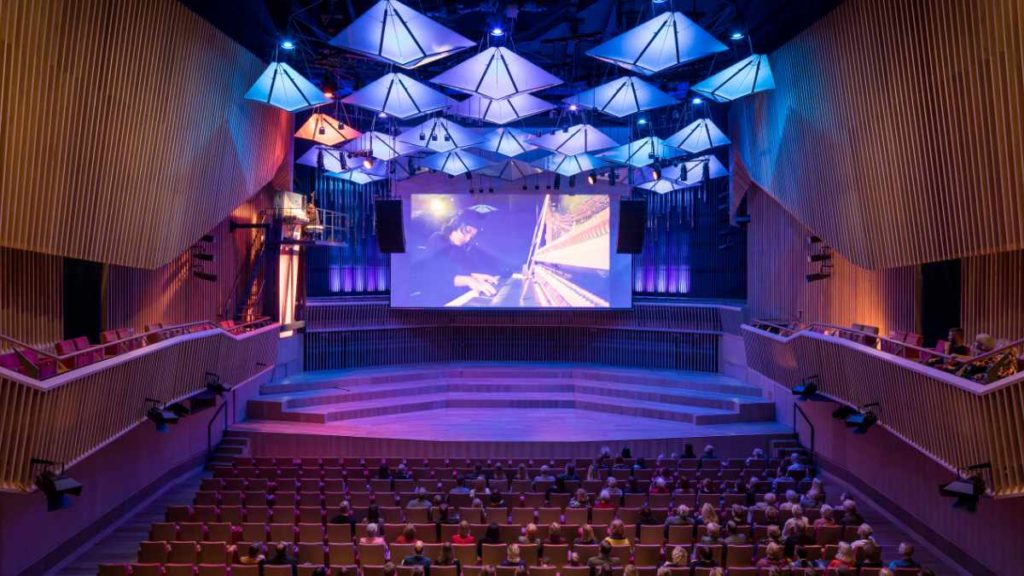 EventVision setzt auf Gerriets HOLOVISION 3D - EventElevator