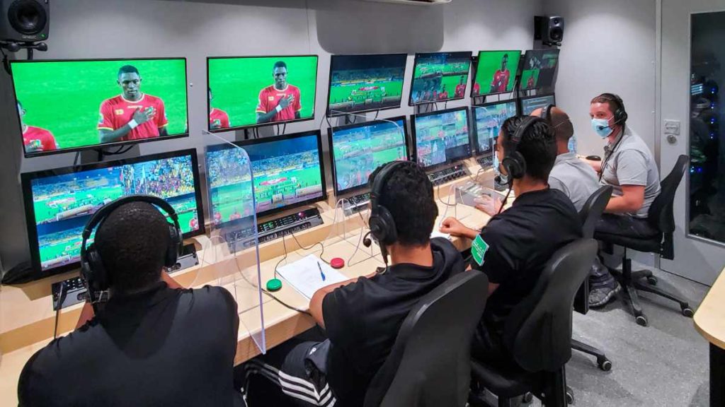 Broadcast Solutions liefert Video Assistant Referee (VAR)-Systeme nach ...