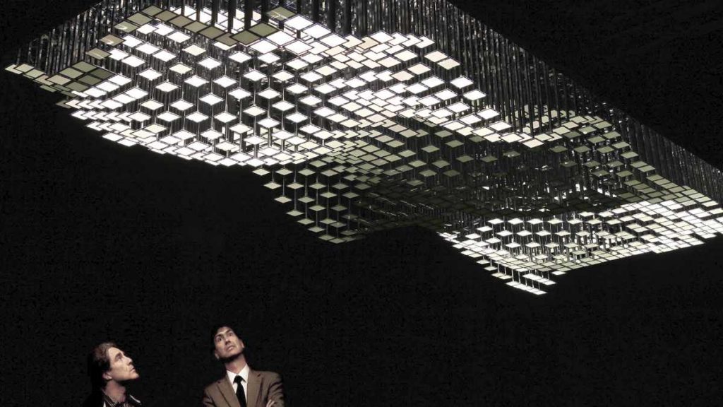 Christopher Bauder gestaltet die spektakuläre kinetische Installation ...