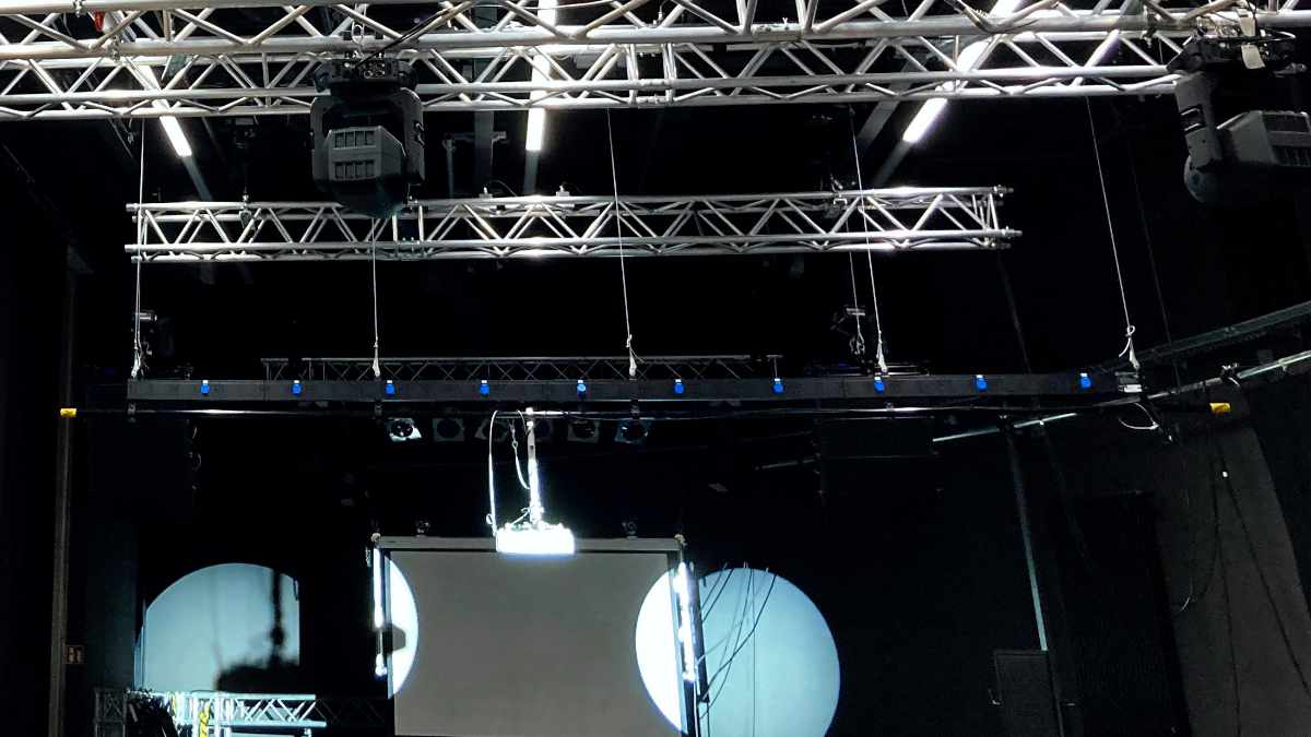 ETC Prodigy P2-Seilwinde für Veranstaltungstechniker-Schule - EventElevator