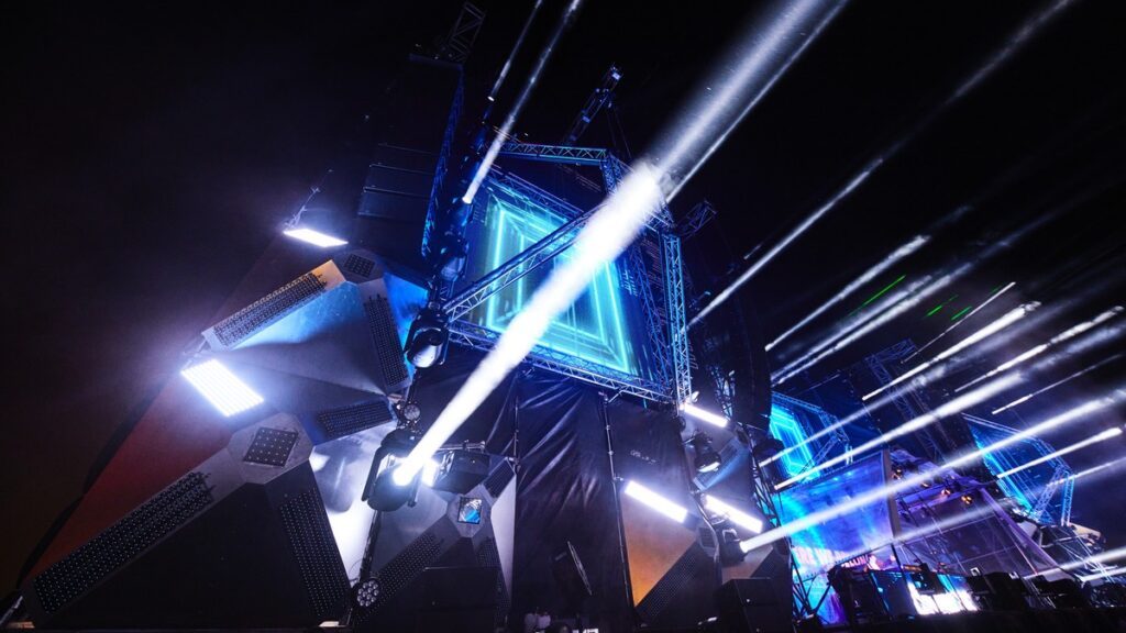 GERDON DESIGN bestückt NATURE ONE Main Stage mit Cameo - EventElevator